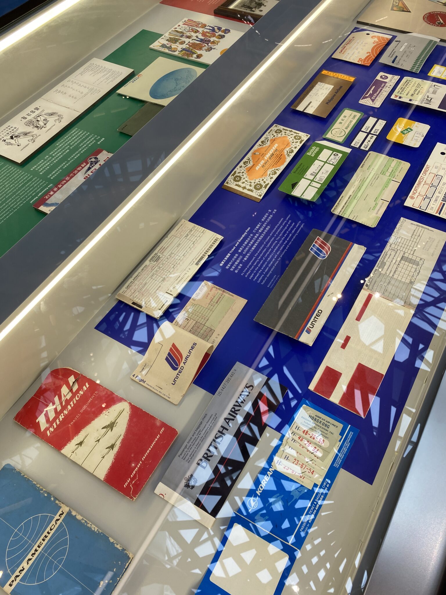 AIRSIDE開幕展覽「想飛」｜多媒體藝術展｜三部曲展現對飛行的想像｜重溫啟德機場往事 - Art-Tech Talks