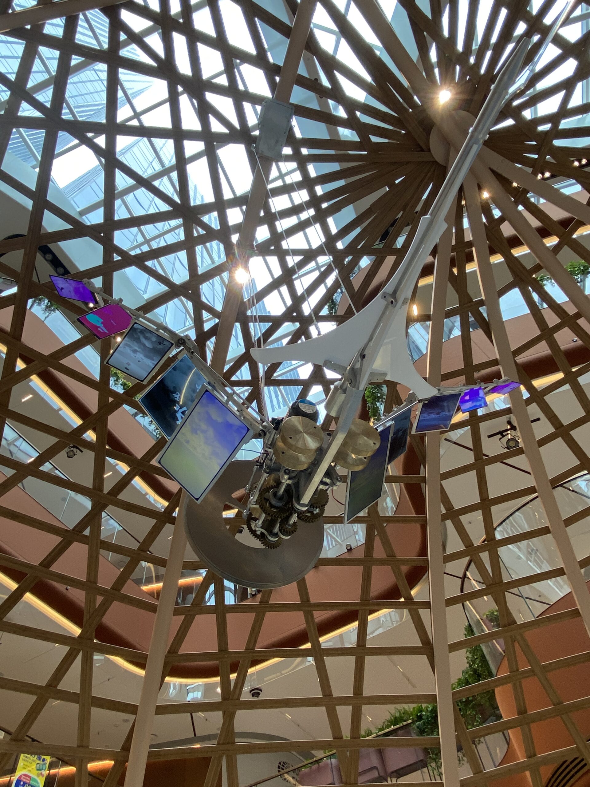 AIRSIDE開幕展覽「想飛」｜多媒體藝術展｜三部曲展現對飛行的想像｜重溫啟德機場往事 - Art-Tech Talks