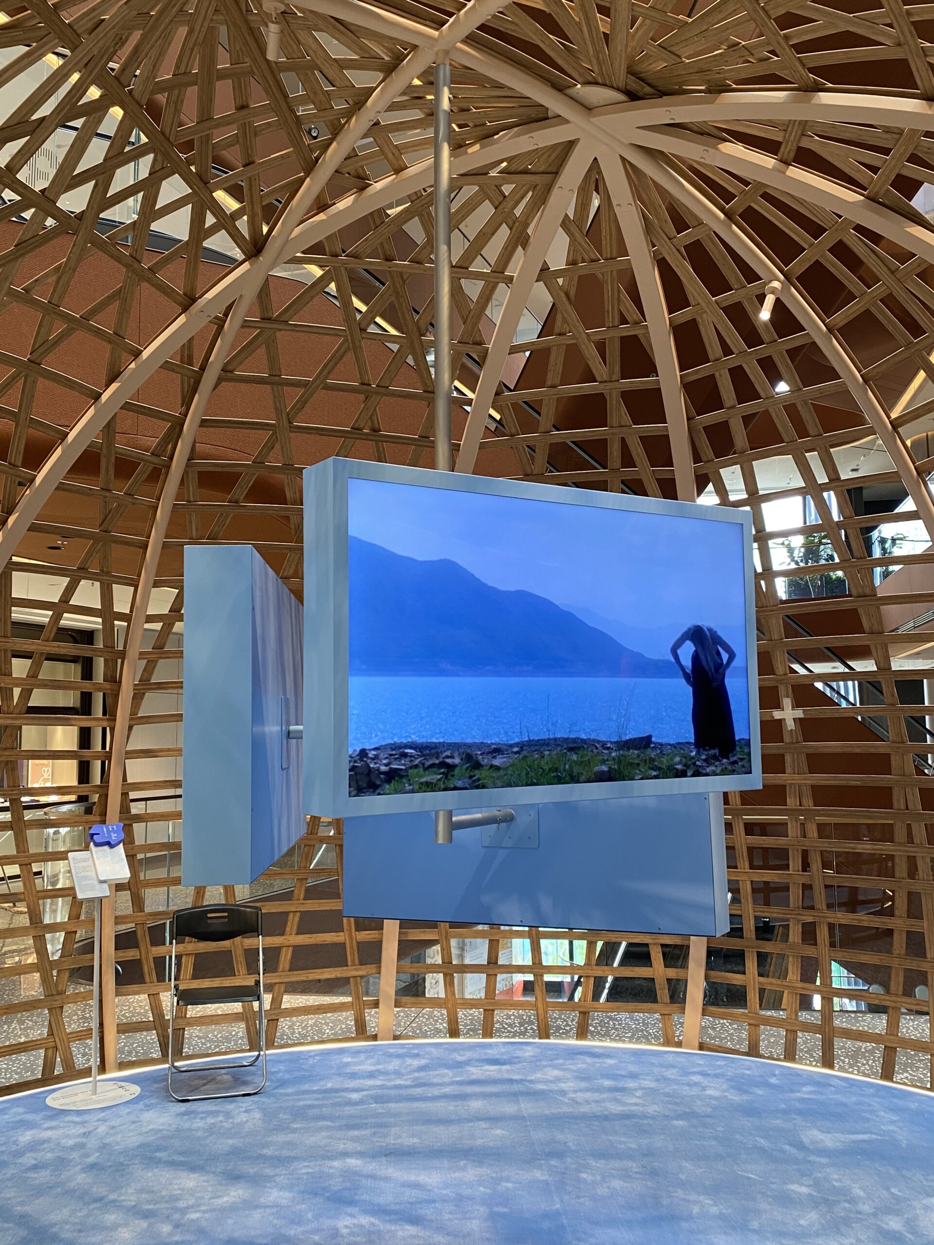 AIRSIDE開幕展覽「想飛」｜多媒體藝術展｜三部曲展現對飛行的想像｜重溫啟德機場往事 - Art-Tech Talks