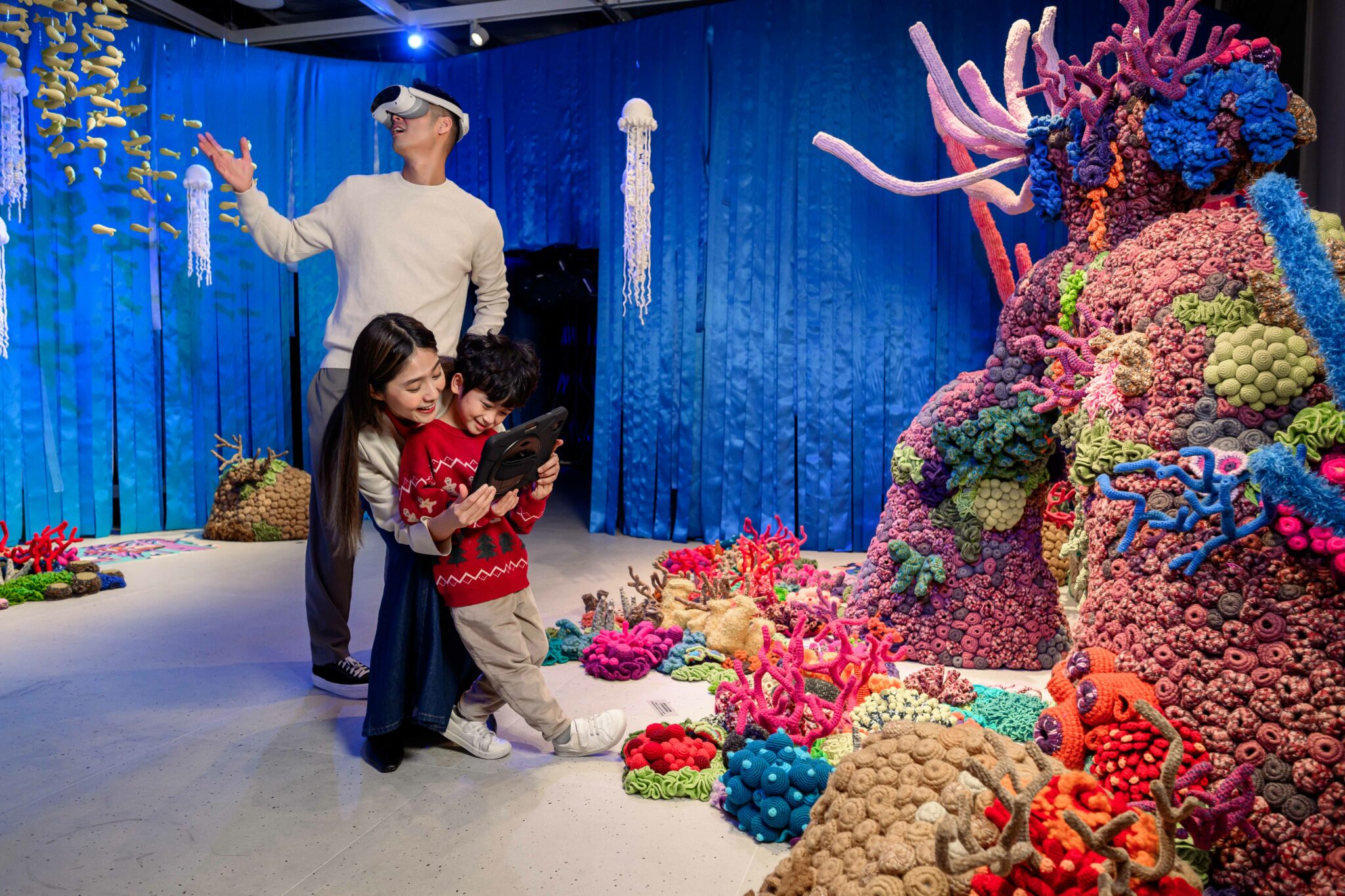 「AIRSIDE – 聖誕冬日啟航」｜全球首座數碼藝術水族館《BLUTOPIA》｜開展多重感官藝術之旅｜沉浸式感受藝術與海洋生態共鳴合奏 - Art-Tech Talks